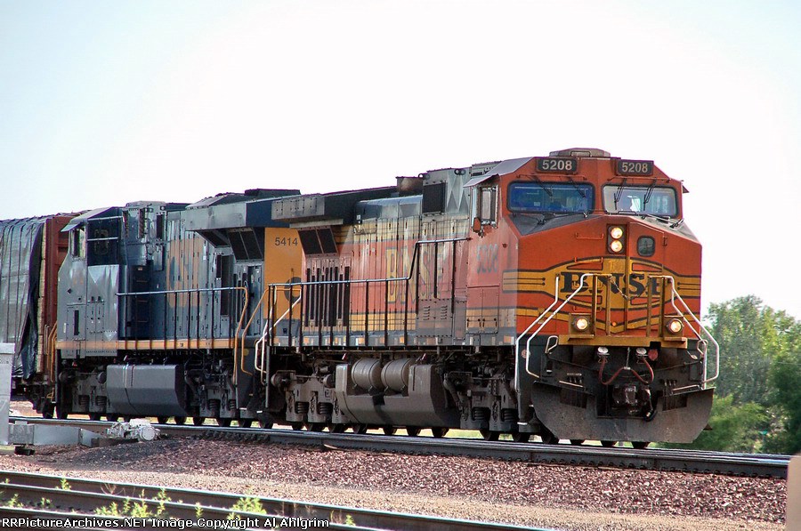 CSX 5414 & BNSF 5208